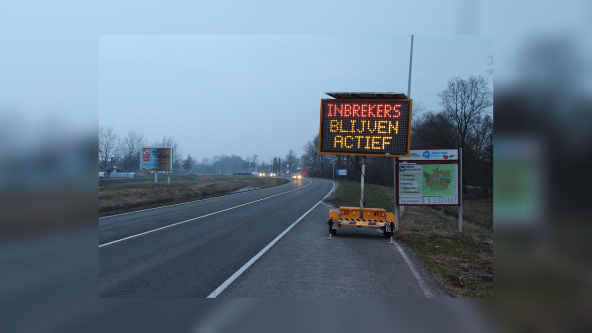 Matrixbord waarschuwt voor inbrekers in Noordoost-Fryslân - Omrop Fryslân