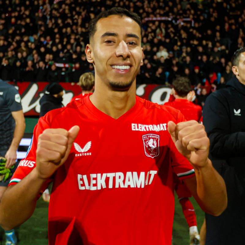 PSV meldt zich met miljoenenbod voor Anass Salah-Eddine, maar Twente ...