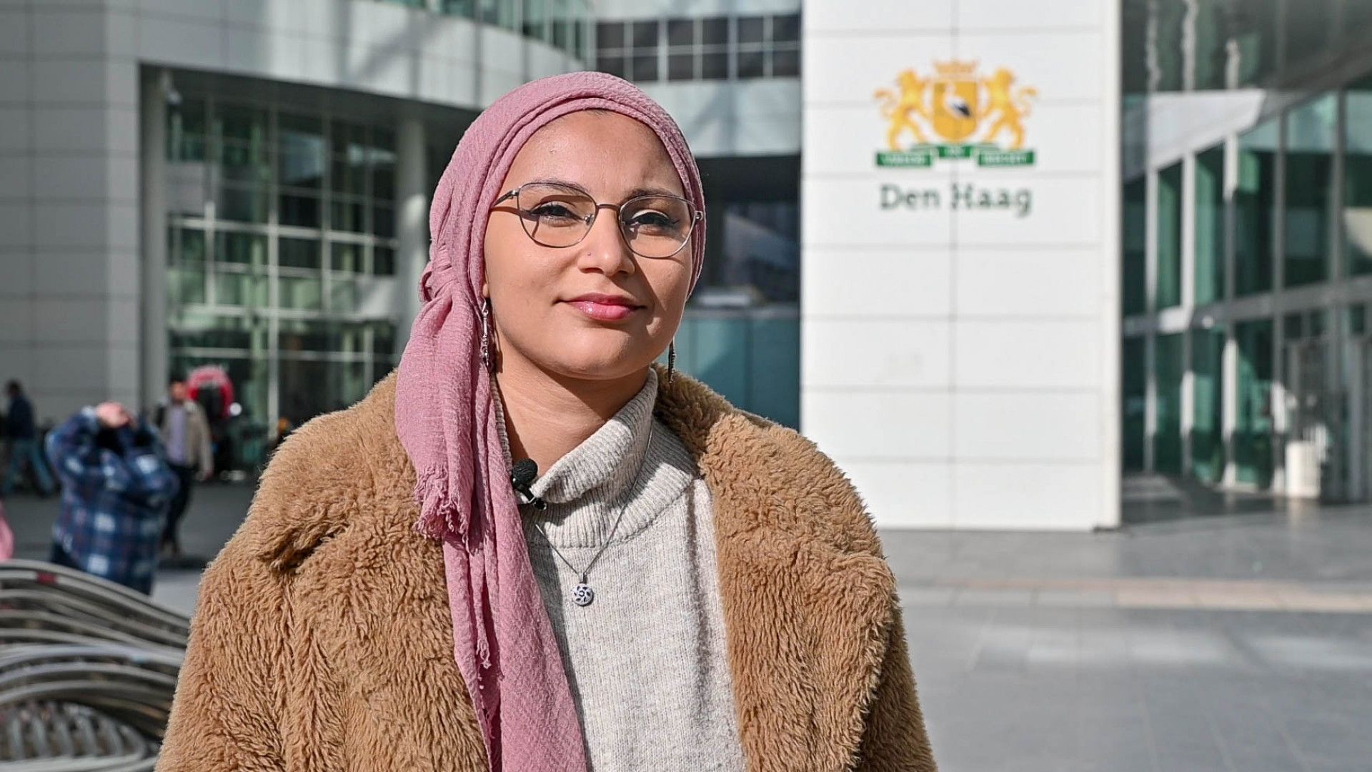 RepresentJezelf legt politiek uit aan jongeren: 'Beetje grof en geen ...