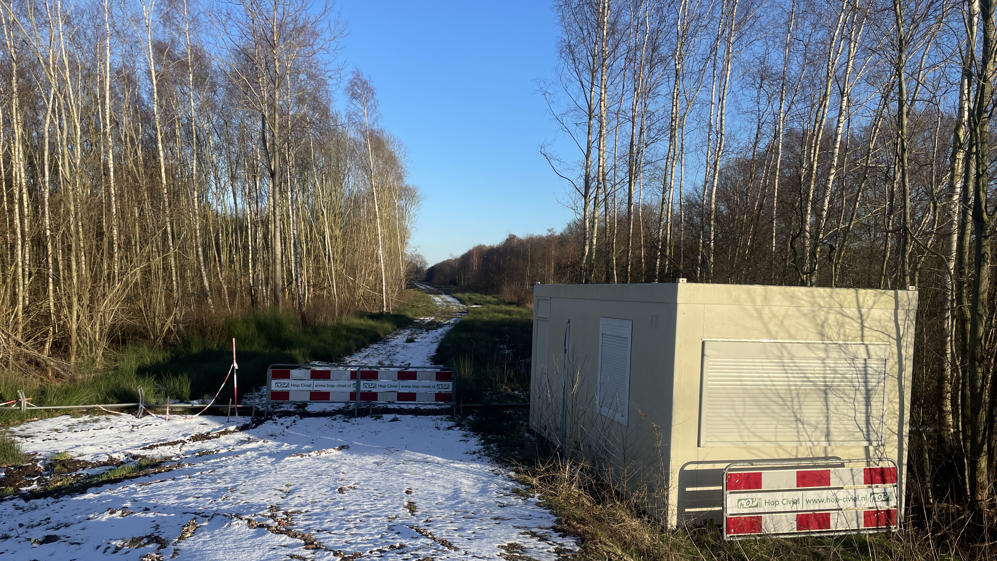 Gevaarlijke, onbewaakte overweg bij Nieuw-Amsterdam nog altijd in ...