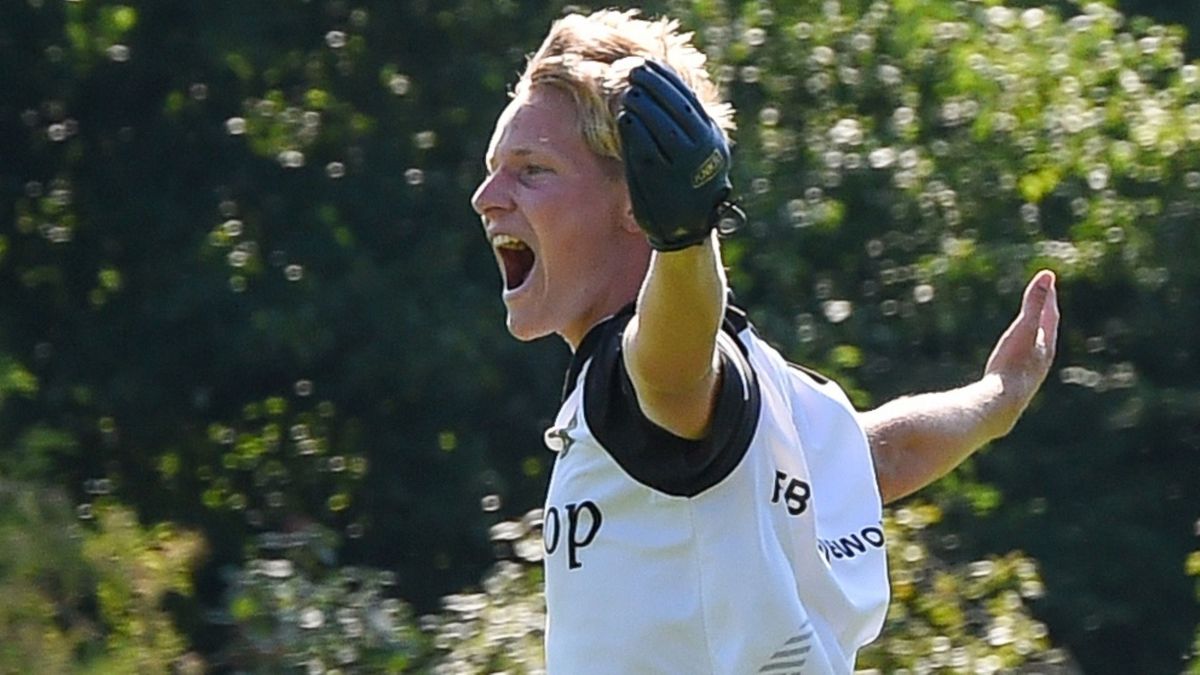 Met Hessel Postma als invaller wint partuur Bergsma in Huizum - Omrop ...