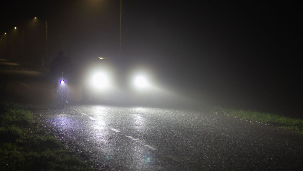 KNMI geeft code geel af voor dichte mist - Omroep Gelderland