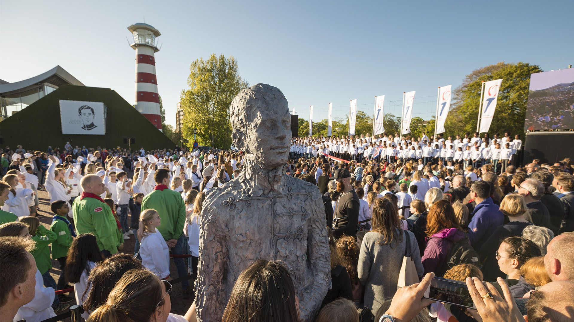 Nationale Kinderherdenking - 2026 - 04-05-2026 - Omroep West