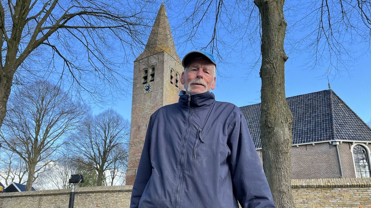 Harich is weer bij de tijd nu de klok van de kerk terug is - Omrop Fryslân