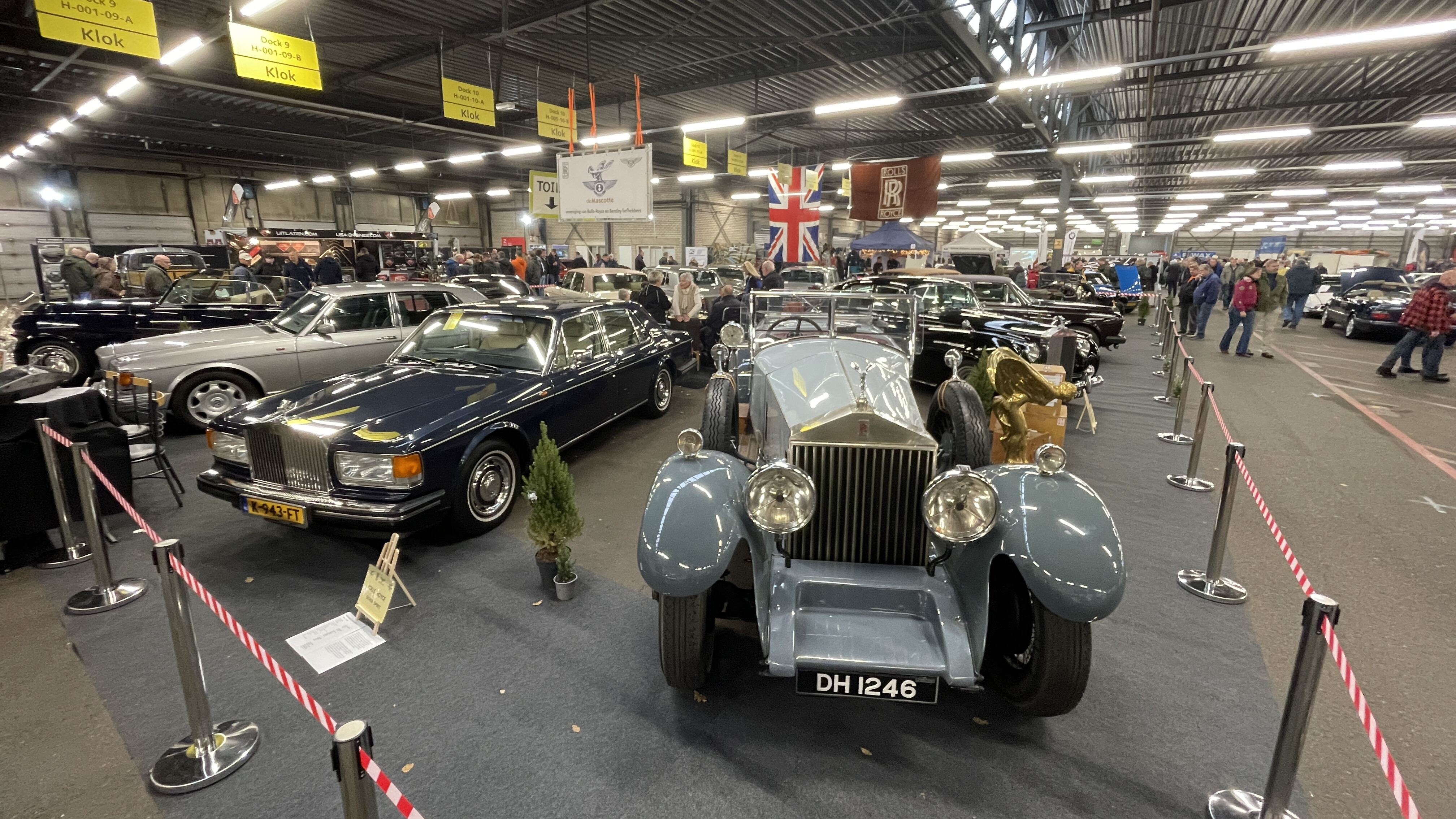 Prachtige oldtimers in Eelde met hoofdrol voor de VW Kever - RTV Drenthe