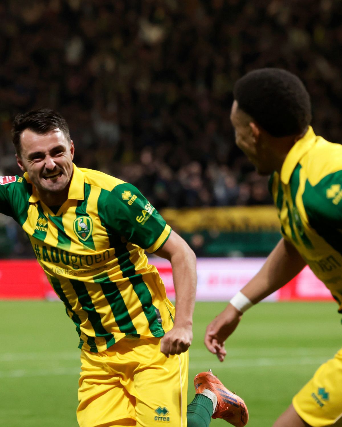 ADO loopt in de tweede helft weg van Dordrecht en wint ruim - Omroep West