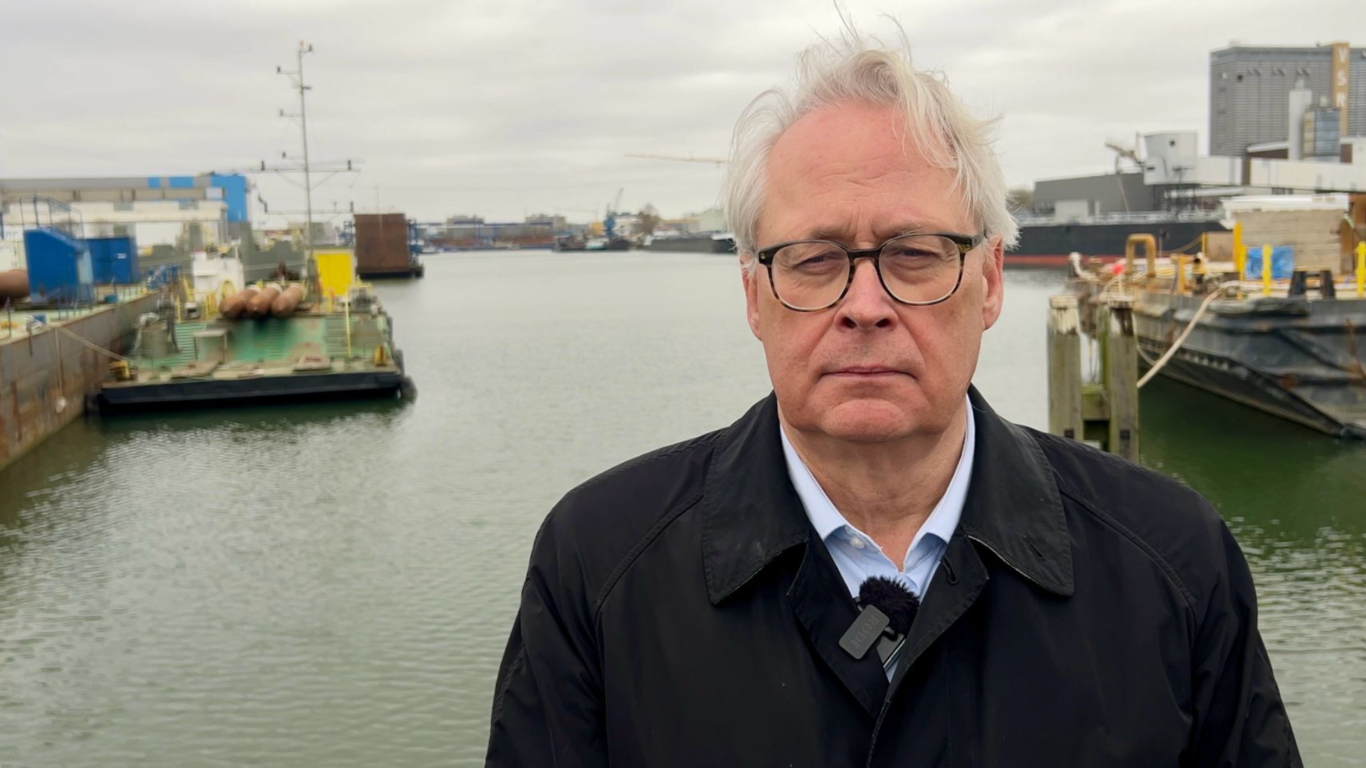 Boskalis gaat lekkende tanker met kerosine op Noordzee bergen - Rijnmond