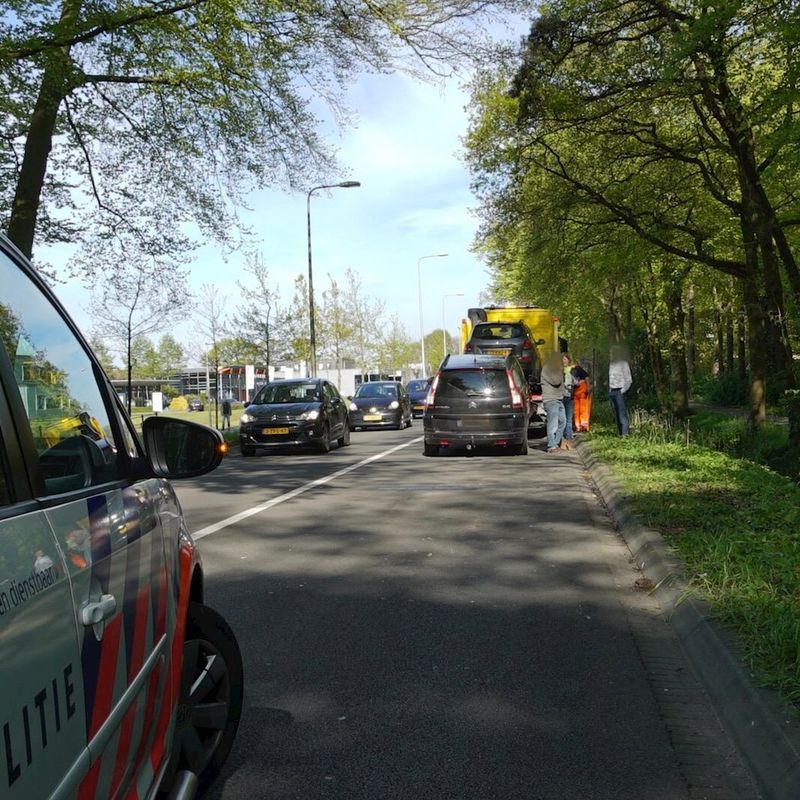 Botsende auto's zorgen voor flinke file in Deventer - Oost