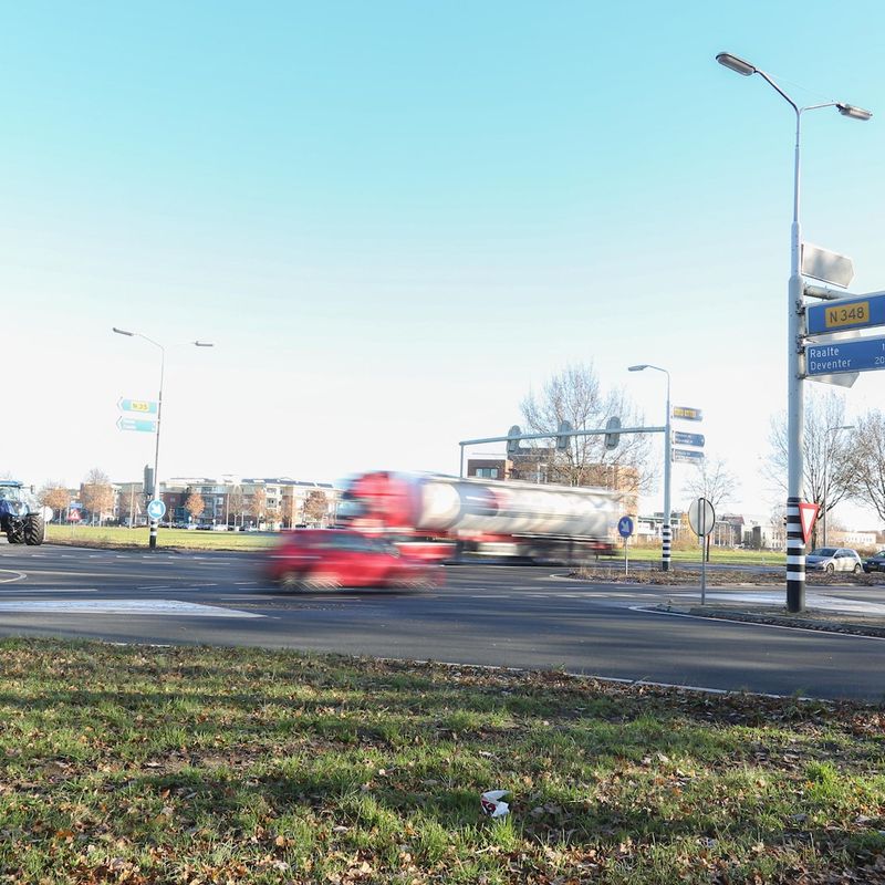 Feest in Raalte: geld voor kruispunt Bos - Oost