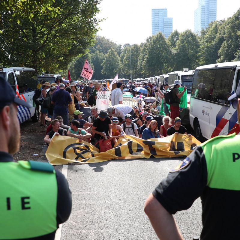 Actievoerders van A12 gehaald na tweede dag klimaatdemonstratie: 'Tot ...