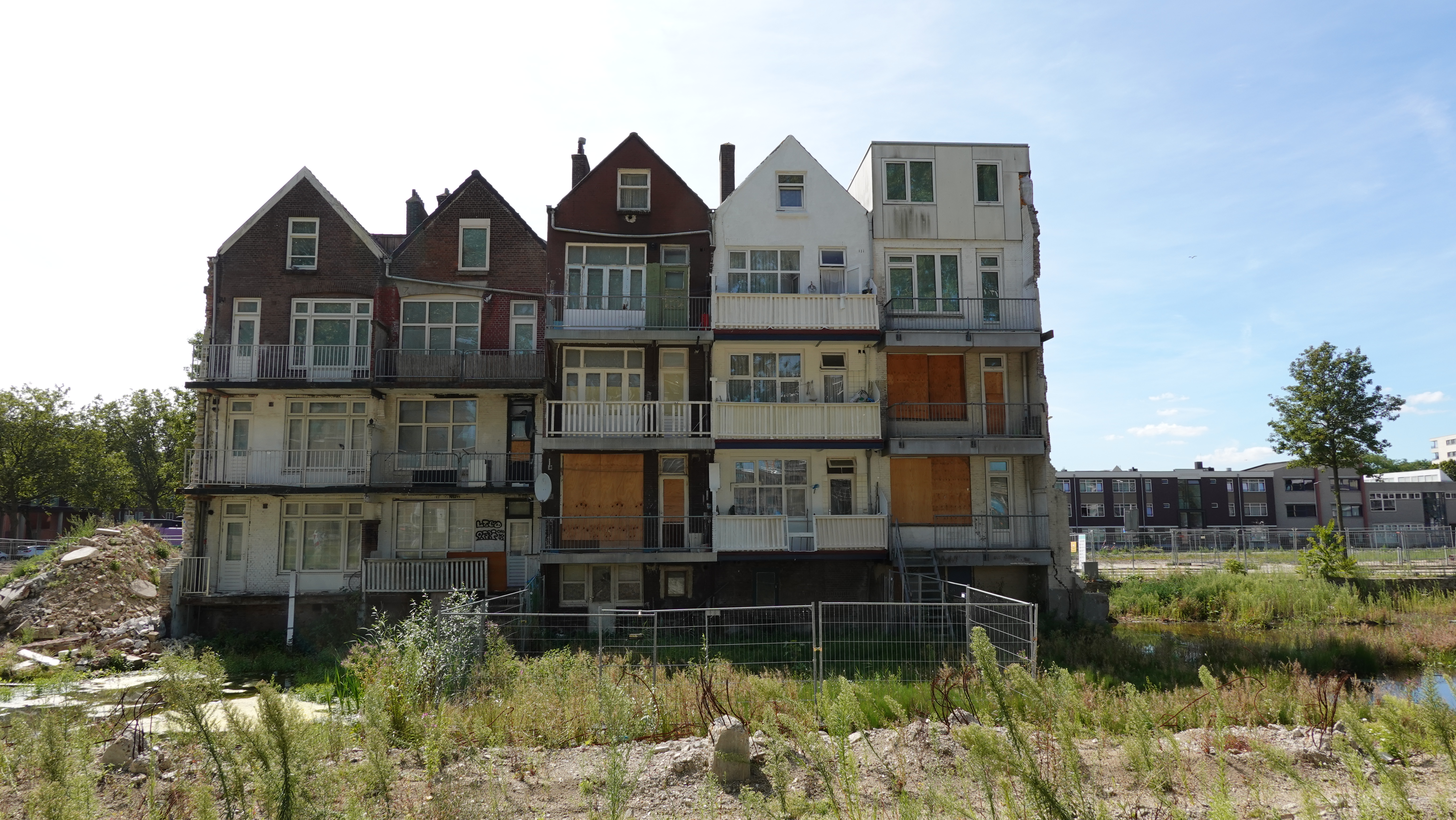 Tweebosbuurt vrijwel gesloopt, Rotterdam besluit laatste huizenblok ...