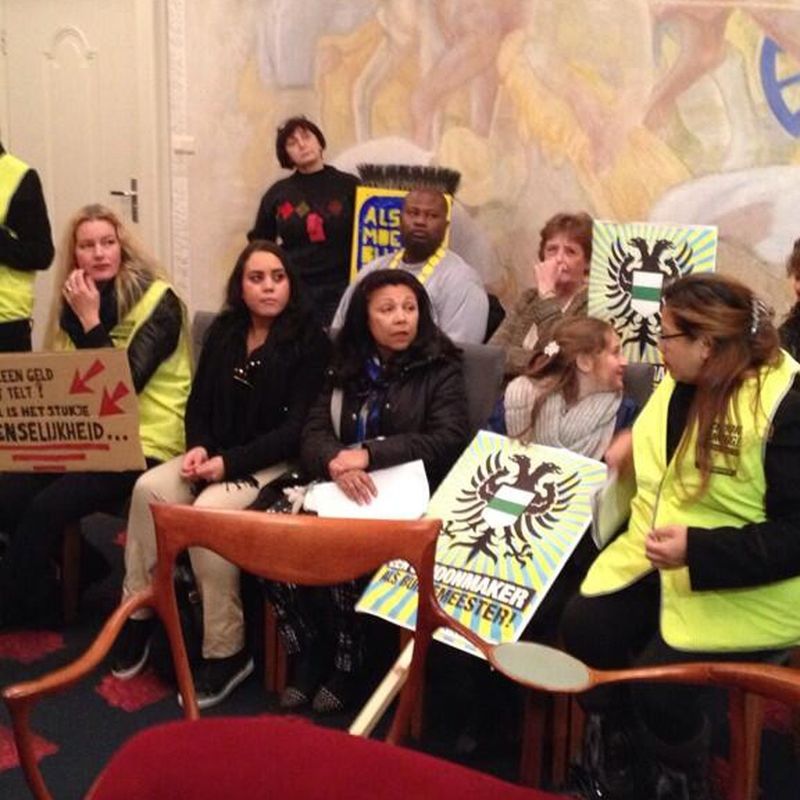 Schoonmakers beëindigen actie stadhuis - RTV Noord