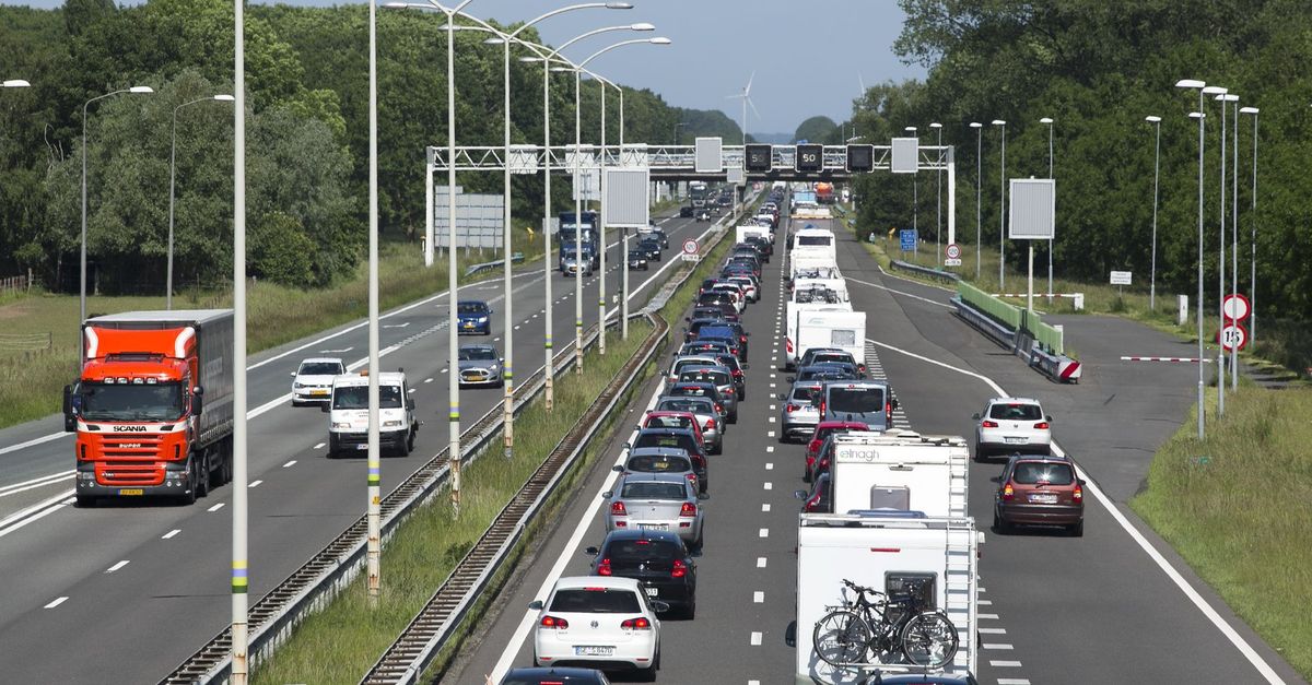 ANWB verwacht files vanwege Duitse feestdag - Omroep Gelderland