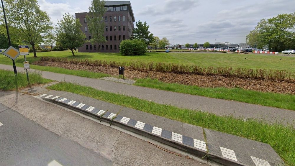 'Vliegveld Eelde moet weer een veilige bushalte krijgen' - RTV Drenthe