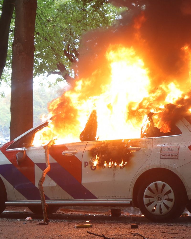 Politie toont nieuwe beelden van verdachten rellen Den Haag - Omroep West
