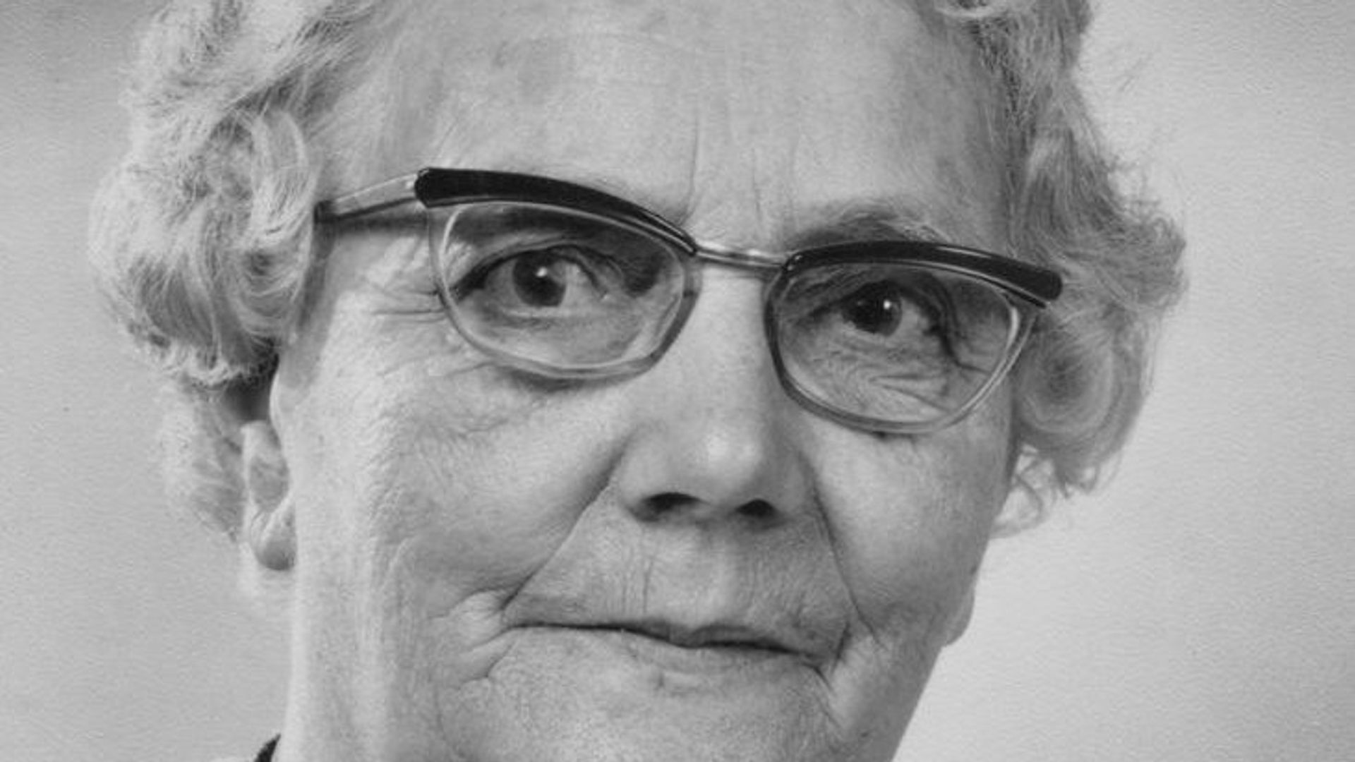 Podcast over Annie-Post Salomons, Zingend door de hel, vierde en ...