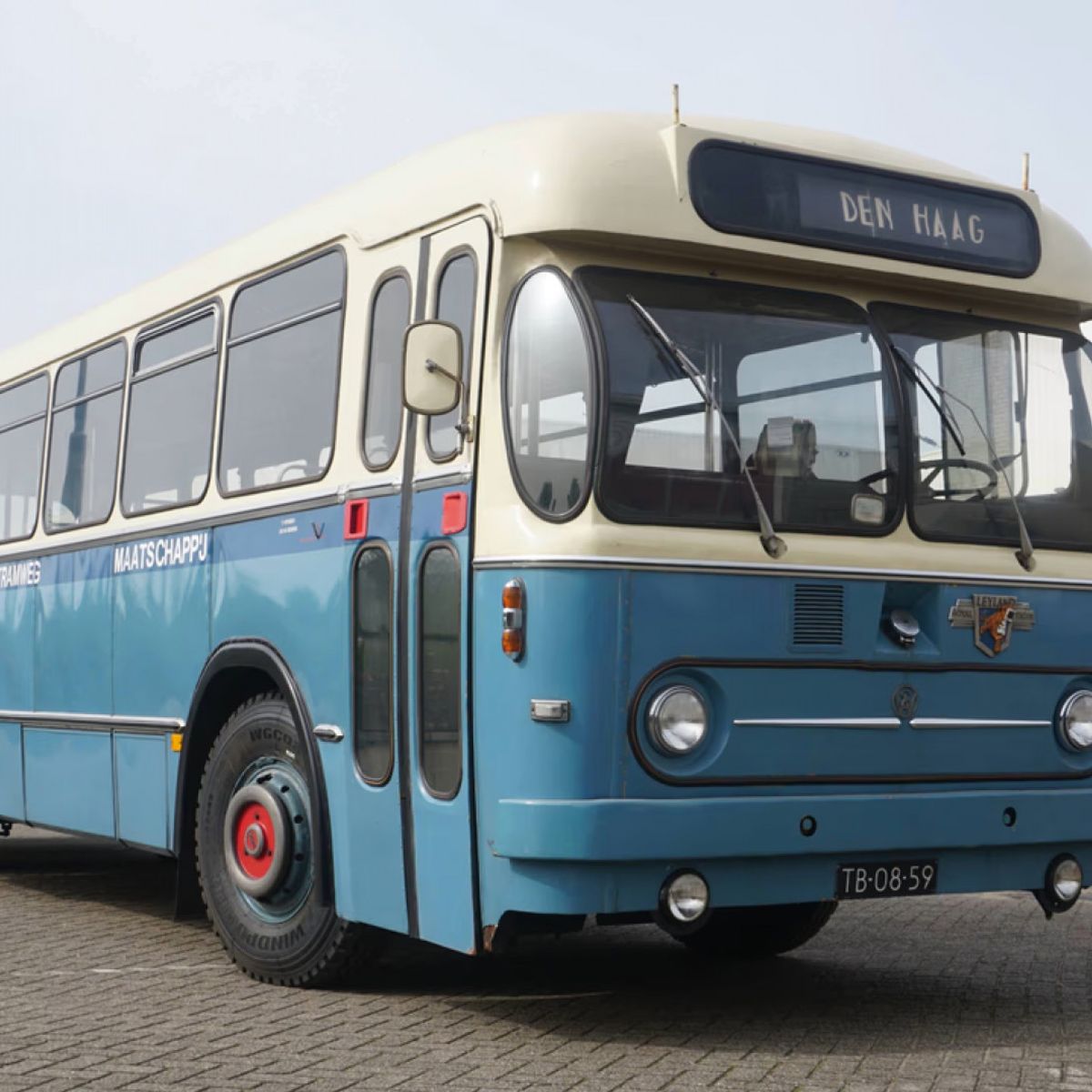 Bus roept veel herinneringen op: 'Niet veel exemplaren bewaard ...