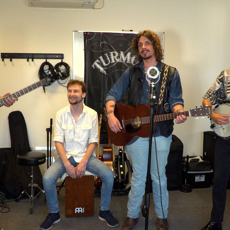 De aanhouder wint: eindeloos mailen en bellen voor een optreden brengt ...