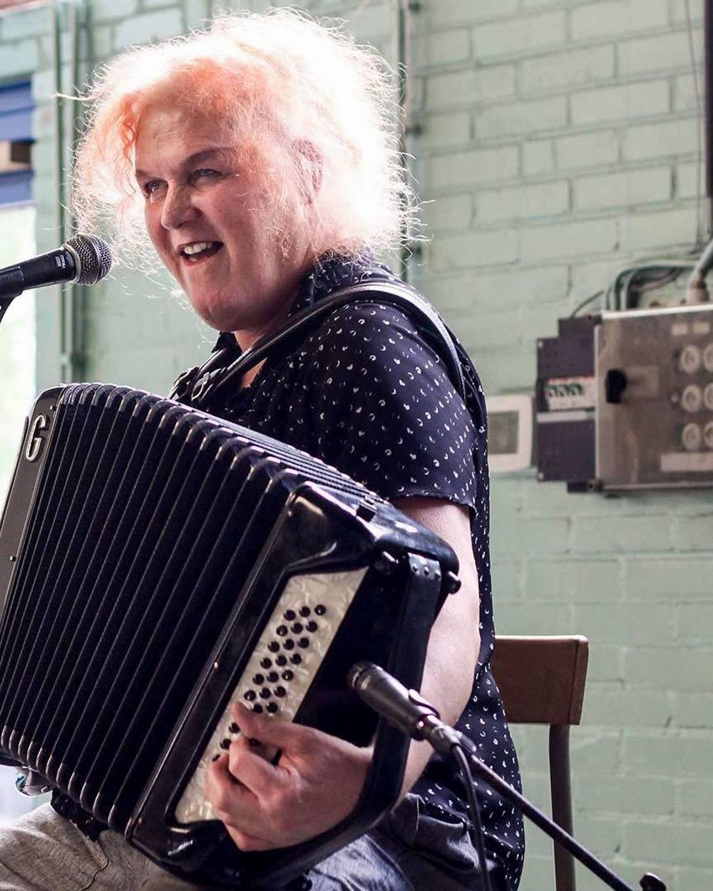 Baby Dee uit Amerika heeft overal ter wereld opgetreden en woont nu in ...