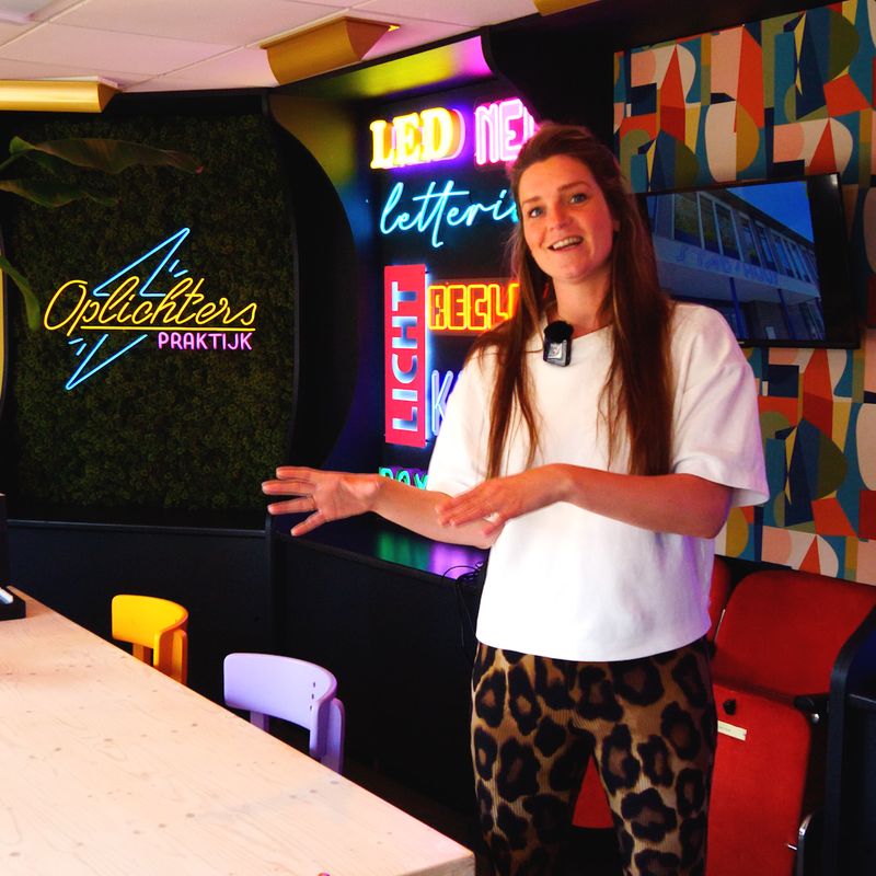 Hellendoornse Kelly heeft landelijk succes met Oplichterspraktijk - Oost