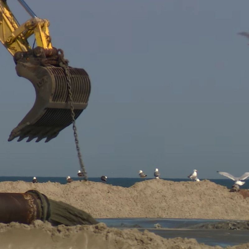 Het ophogen van het strand is nu duidelijk merkbaar, daar is Ameland ...
