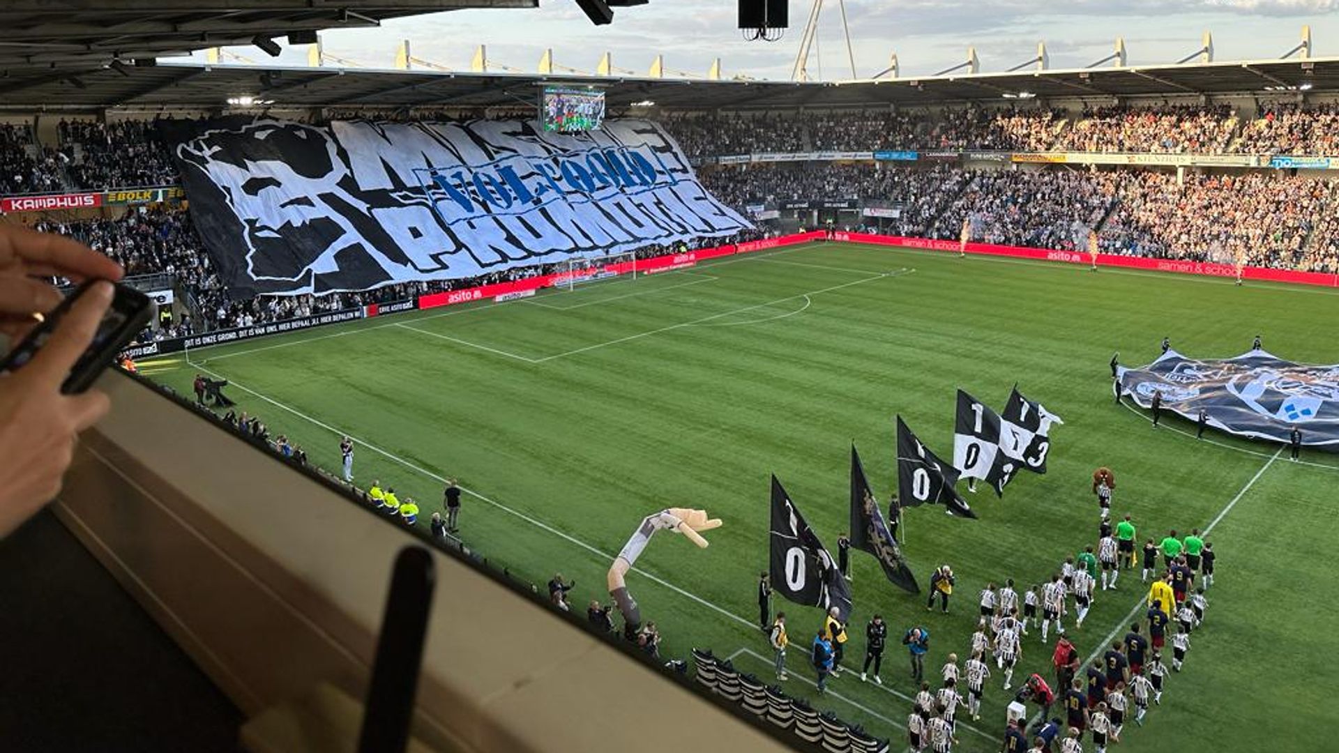 Lees terug: Heracles Almelo keert met titel terug naar Eredivisie - Oost