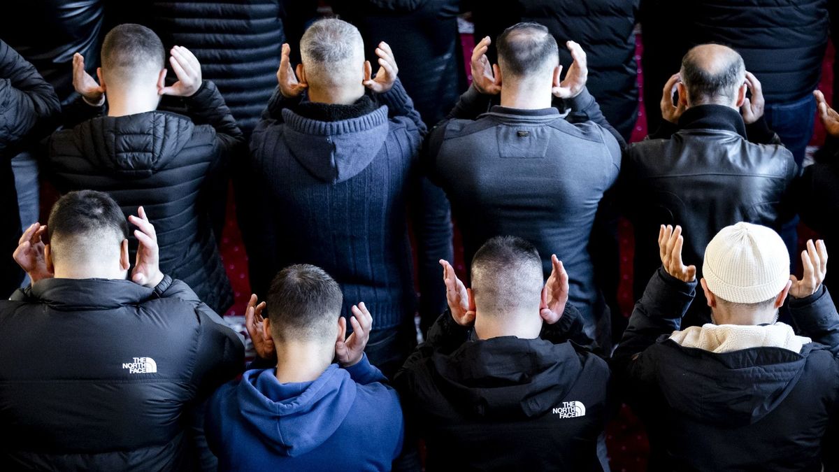 Wateringen krijgt moskee: gemeente wil pand aan islamitische vereniging ...