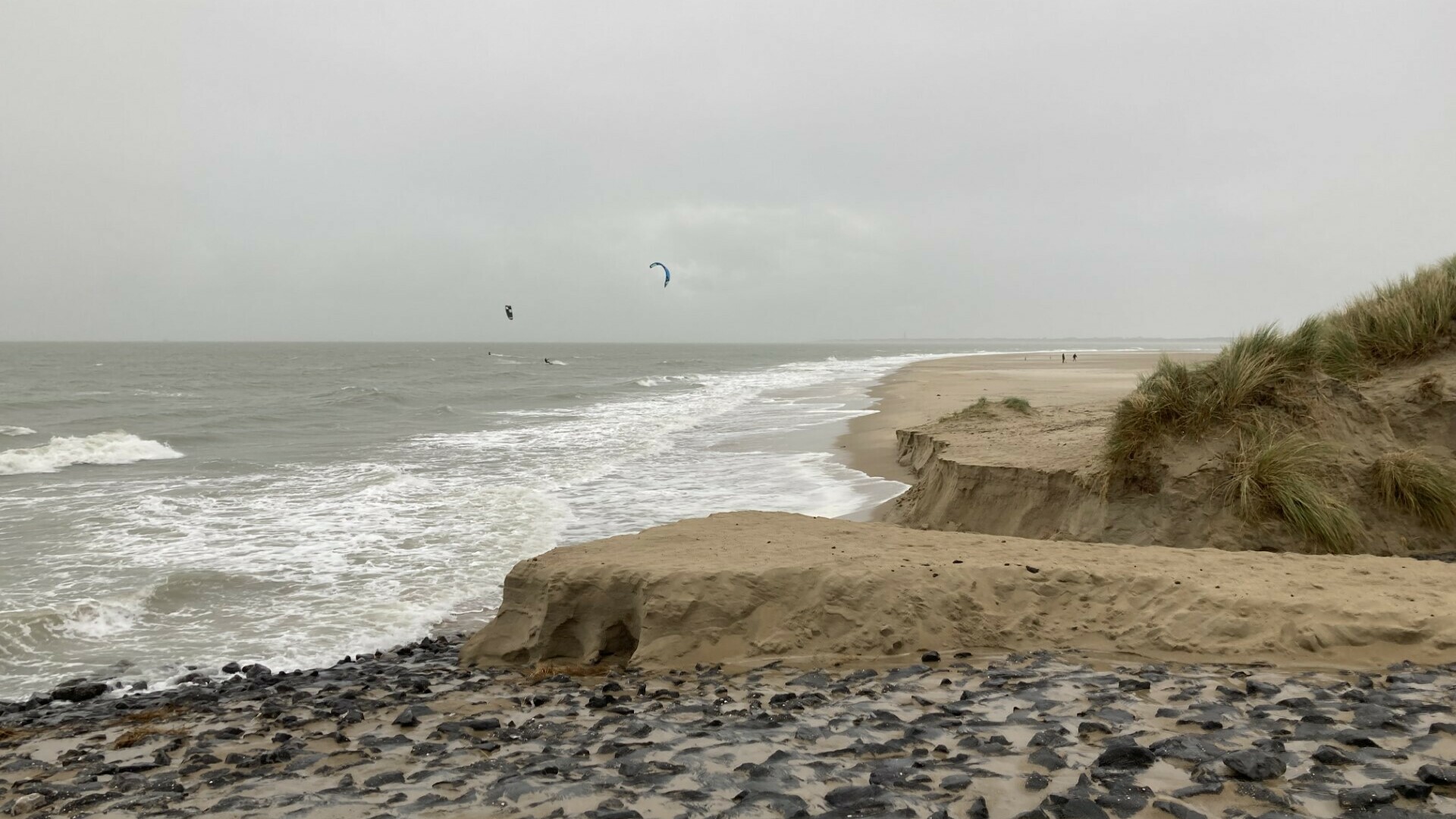 'Strand langs Brouwersdam moet gered worden om toerisme op Schouwen ...