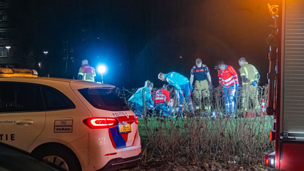 Neergeschoten man (63) met schotwond aan hoofd overleden - Rijnmond