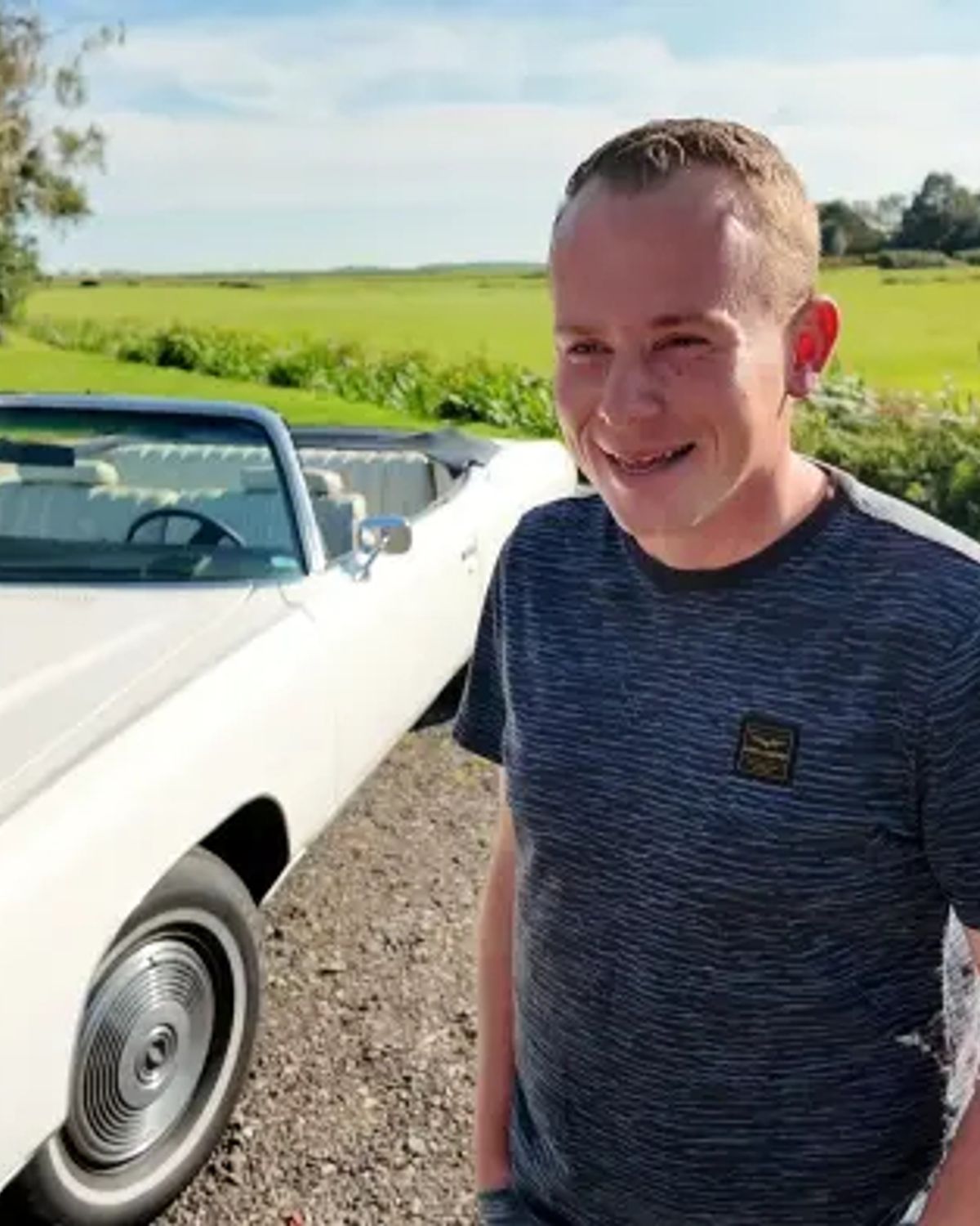 Moreno uit Lemmer heeft de originele Flodder-auto gekocht: "Kon de kans ...