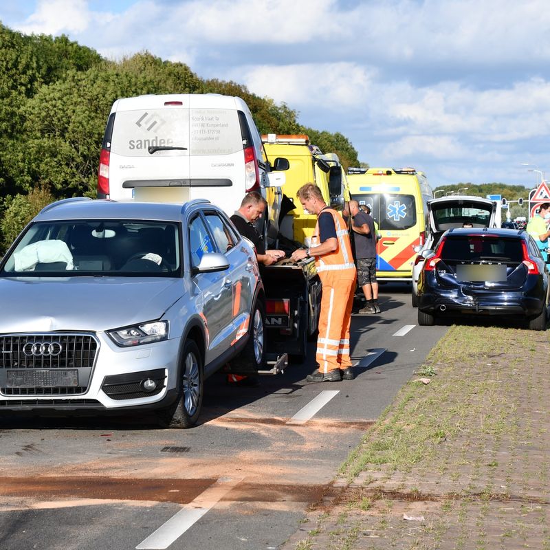 Twee kettingbotsingen in nog geen uur tijd op N59 - Omroep Zeeland