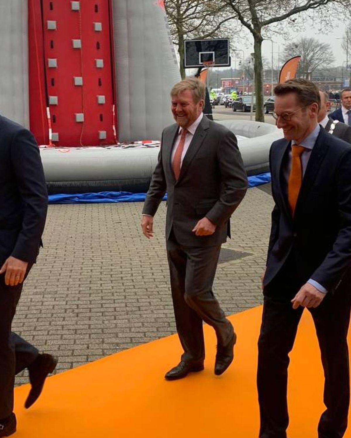 Croissantje met de koning: Willem-Alexander opent Koningsspelen in ...