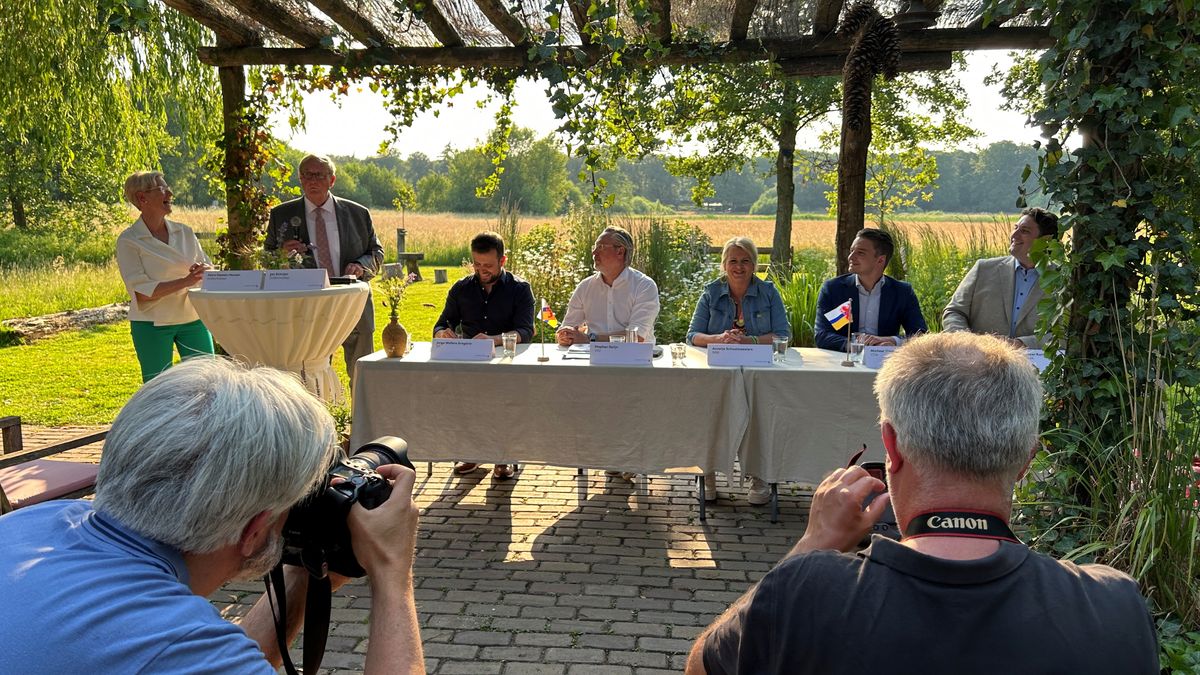 Achterban SP en PvdA staan achter coalitie provincie - L1 Nieuws Achterban SP en PvdA staan achter coalitie provincie - L1 Nieuws