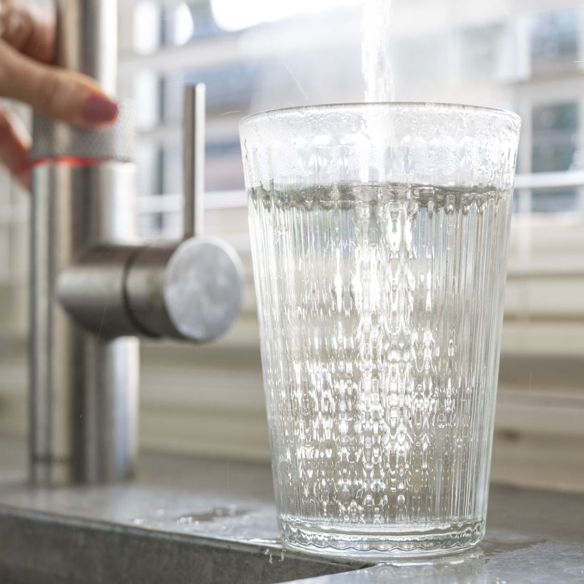 Is de Quooker veilig? Vragen en antwoorden over de bacterie in ...