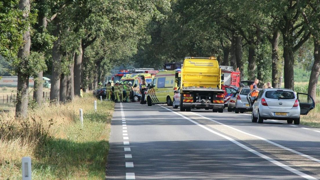 N348 weer vrij na ernstig ongeluk bij Raalte - RTV Oost