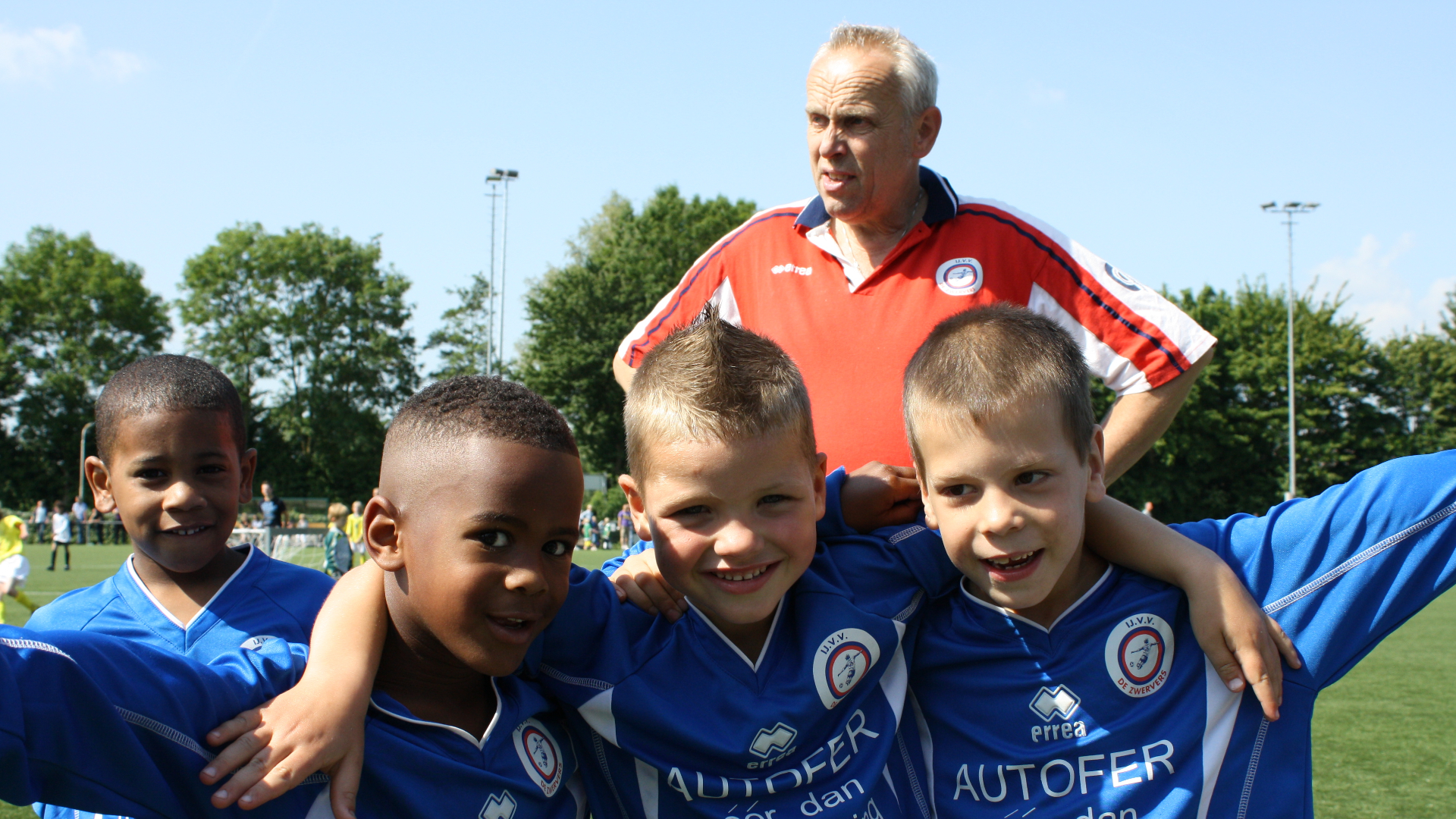 Jorrel Hato, het grootste talent van Ajax, groeide op naast De Kuip ...