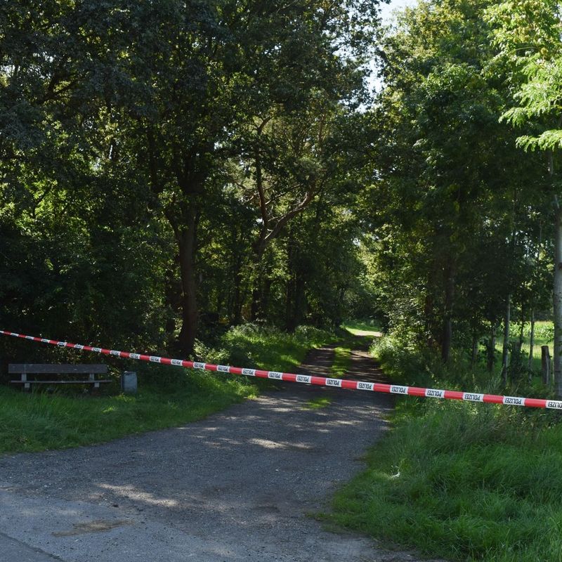 Jonge vrouw dood gevonden • persoon te water blijkt pop - Omroep Gelderland