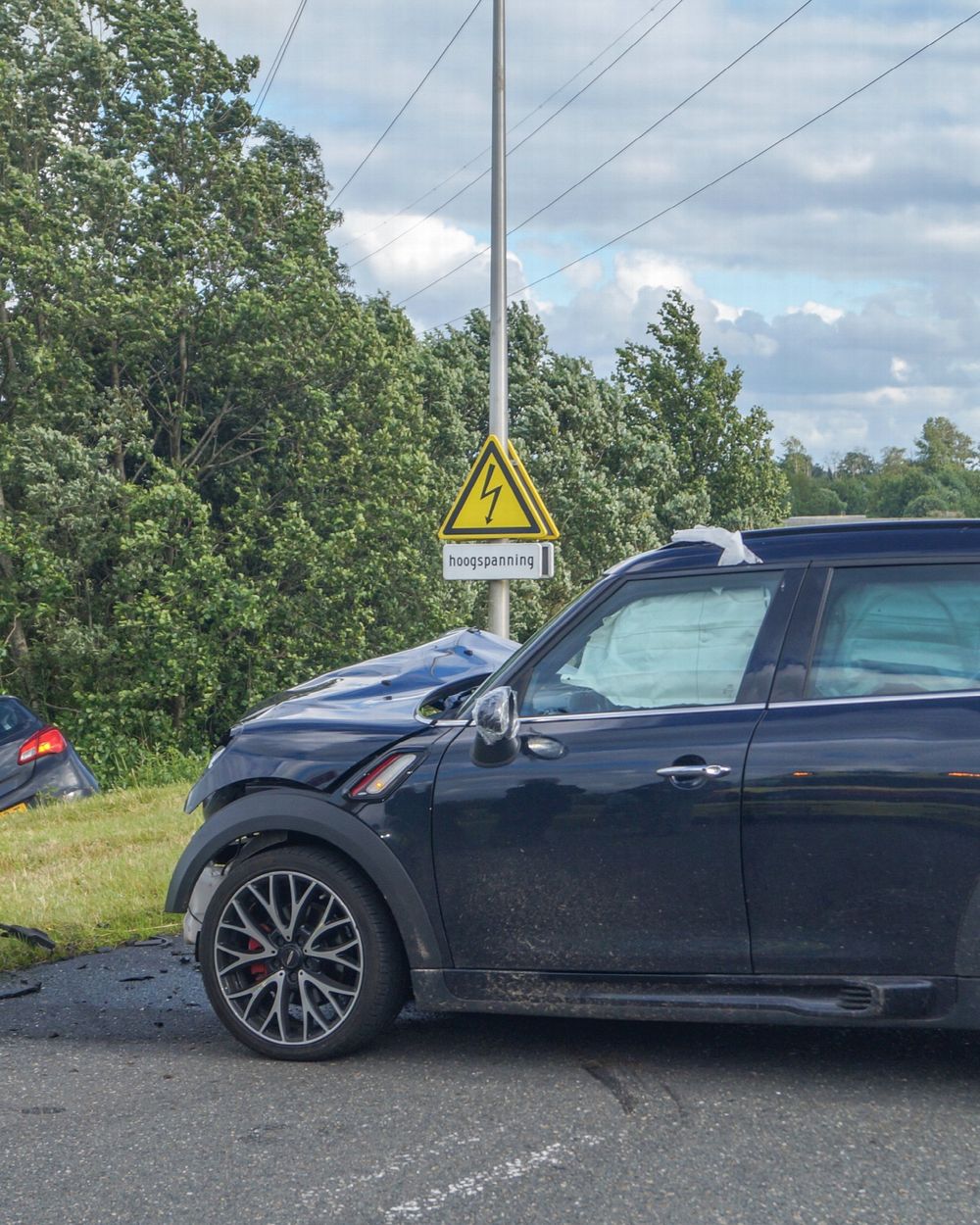 Auto in de sloot bij Feanwâlden | Steenwijkerweg bij Wolvega weer open ...