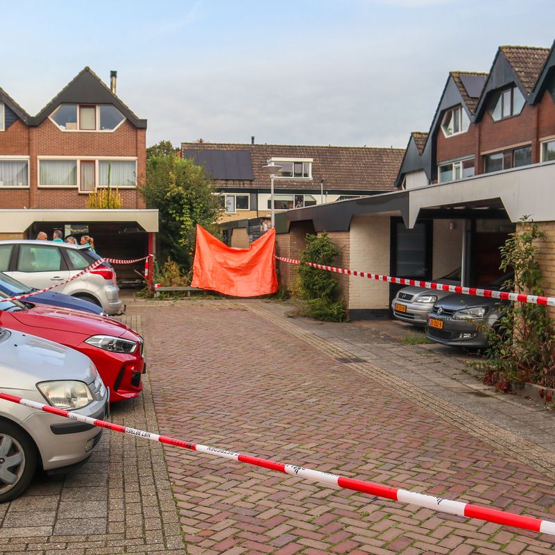 Verdachte in zaak dode man op straat Maassluis langer vast - Rijnmond