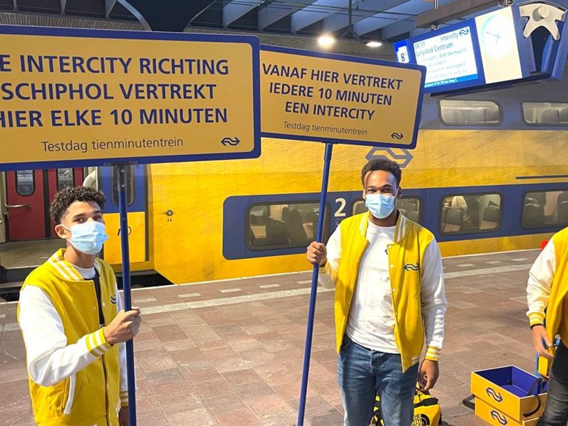 Vanaf december kun je als treinreiziger elke tien minuten van Rotterdam ... Vanaf december kun je als treinreiziger elke tien minuten van Rotterdam ...