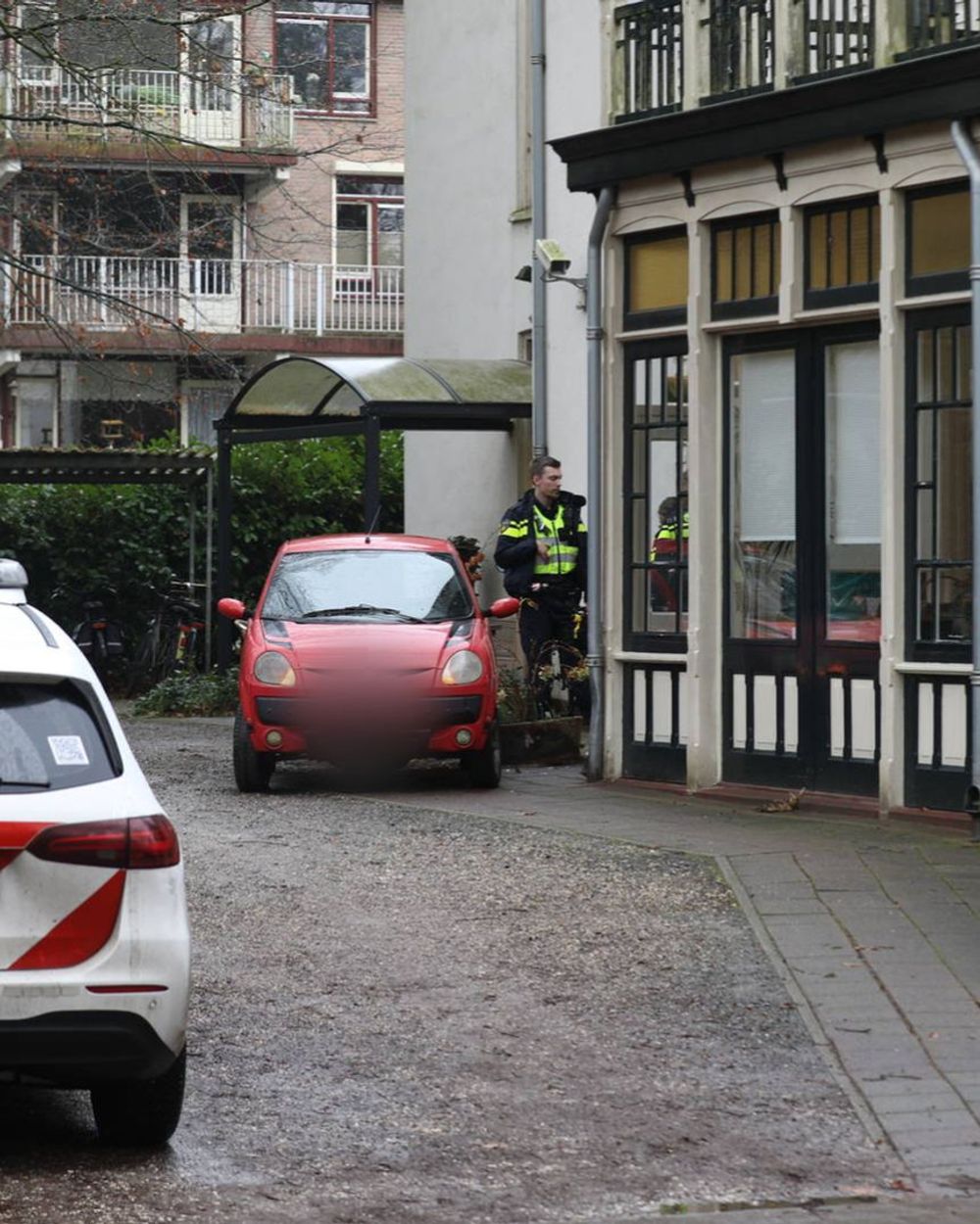 Bestuurder 45 km-auto gereanimeerd - Omroep Gelderland