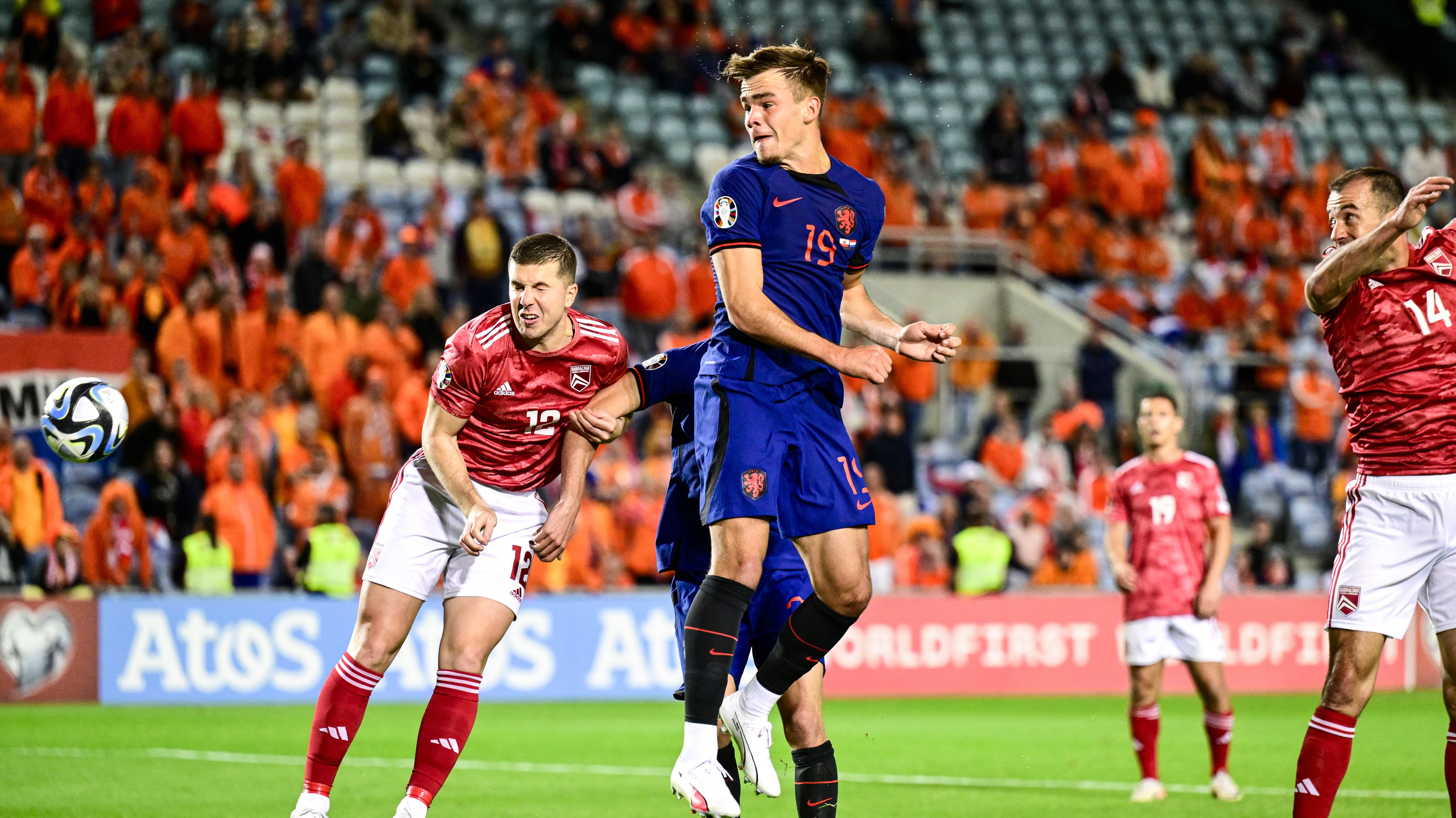 Dallinga blinkt van trots na Oranje-debuut: 'Het besef is er nog niet ...