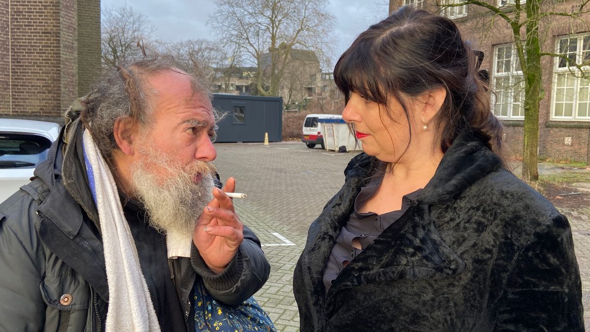 Minko leeft al 15 jaar op straat en krijgt een ongelooflijk kerstcadeau ...