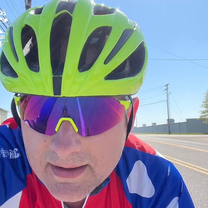 Etzer in Amerika: "Ze verklaren me voor gek als ik op de fiets aankom ...