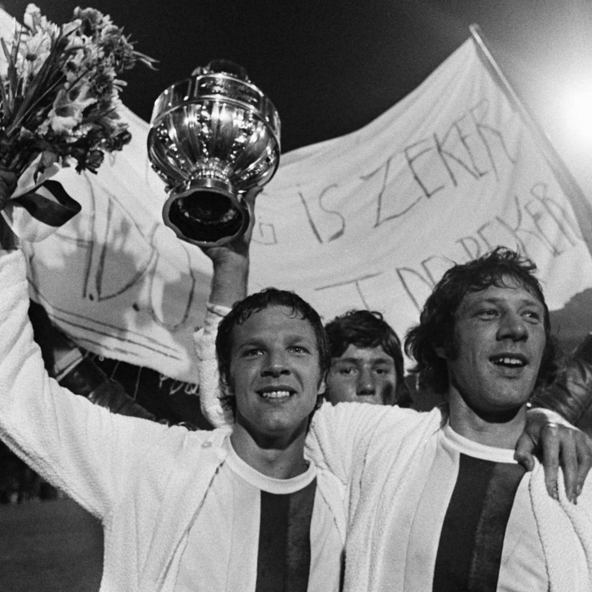 Lex Schoenmaker zorgt voor terugkeer van iconische KNVB-beker bij ADO ...