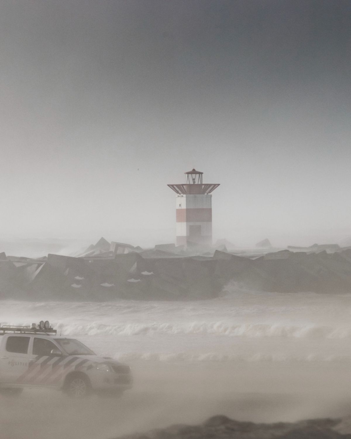 Zware windstoten verwacht door storm Benjamin: code oranje - Den Haag FM