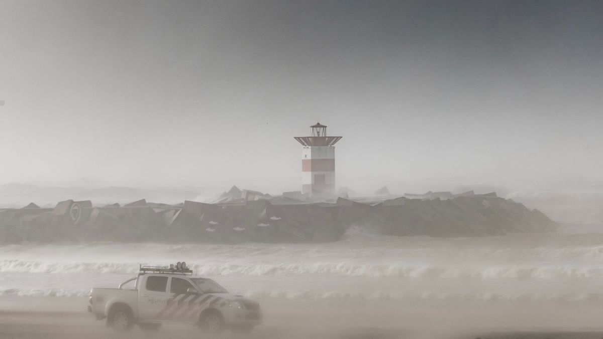 Zware windstoten verwacht door storm Benjamin: code oranje - Den Haag FM