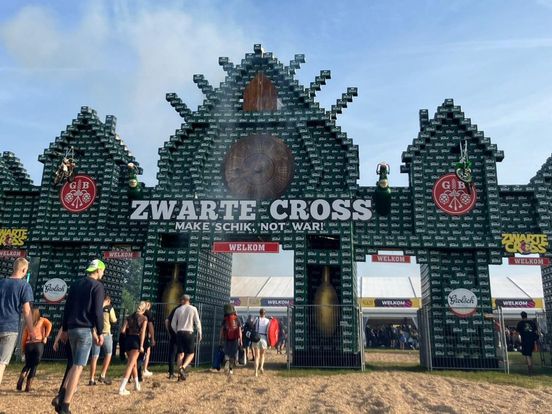 Bekijk de eerste dag van Zwarte Cross • Armin van Buuren sluit af - Omroep Gelderland