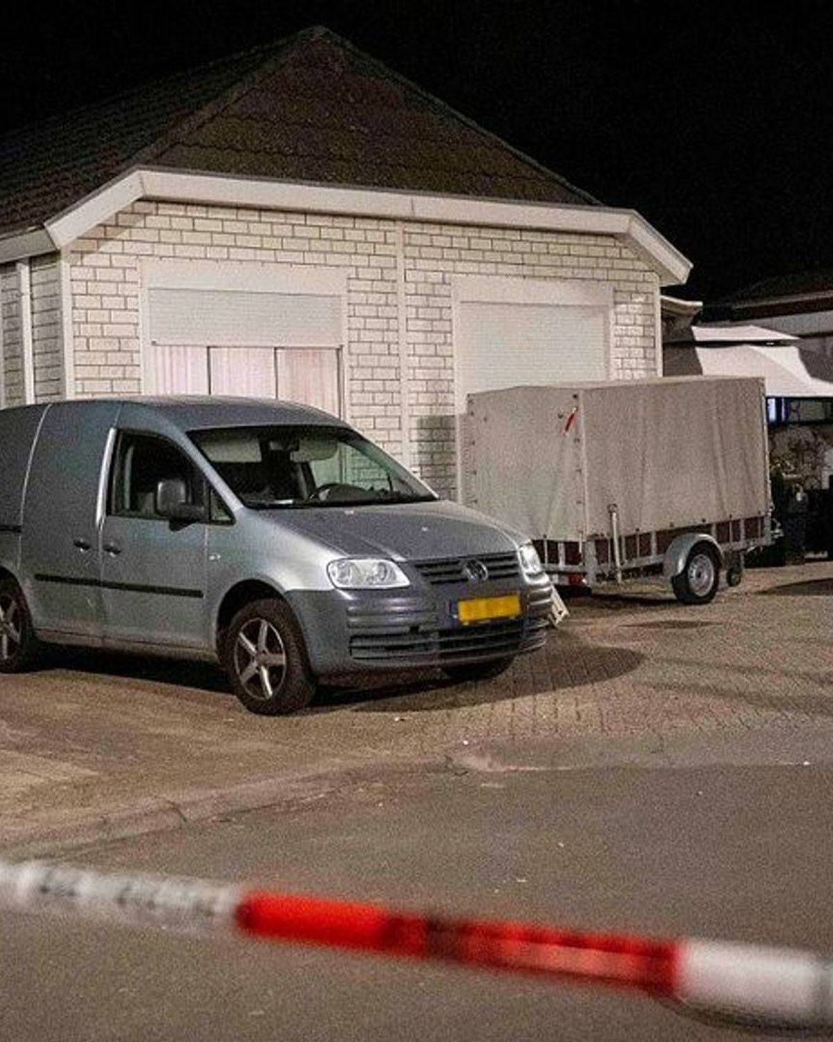 Overval op woonwagenkamp: echtpaar bedreigd met kapmessen - Omroep Gelderland