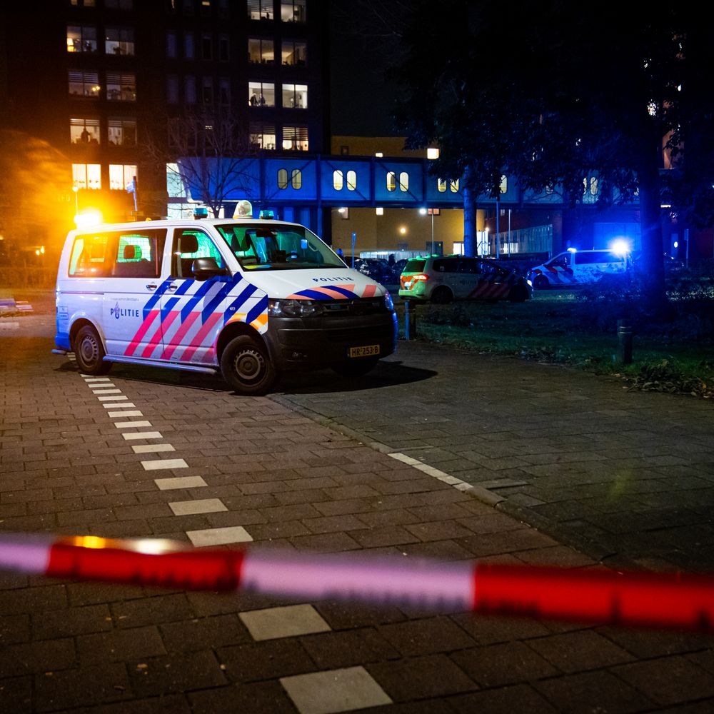 Verdachte (17) van schietpartij blijft langer vastzitten | Busje rijdt door gevel van school ...